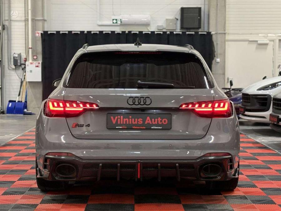 Pelēks Audi RS4 2021 Viļņa, ar dzinēja tilpumu 2.89 L un nobraukumu 83 tūkst. km par 46990 €, foto 6 vietnē AUTOMOTO.COM.LV