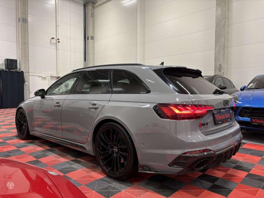 Pelēks Audi RS4 2021 Viļņa, ar dzinēja tilpumu 2.89 L un nobraukumu 83 tūkst. km par 46990 €, foto 7 vietnē AUTOMOTO.COM.LV