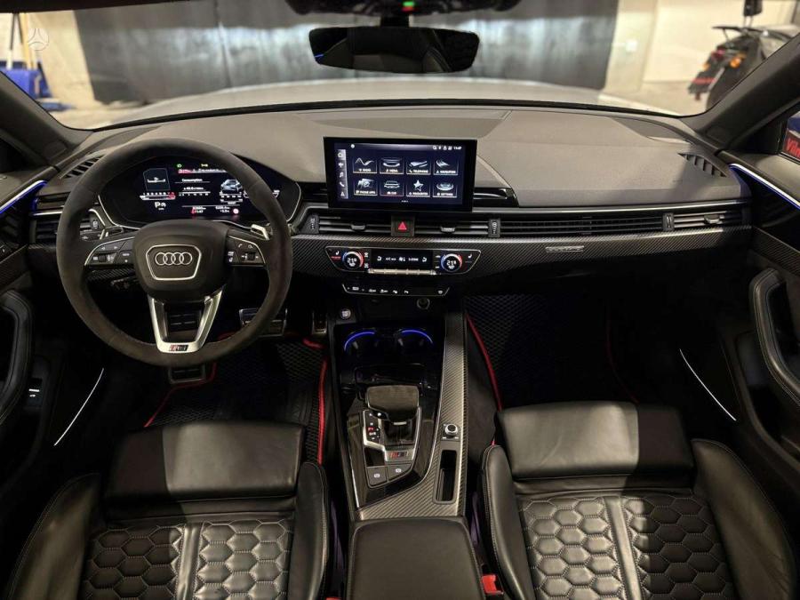 Pelēks Audi RS4 2021 Viļņa, ar dzinēja tilpumu 2.89 L un nobraukumu 83 tūkst. km par 46990 €, foto 22 vietnē AUTOMOTO.COM.LV