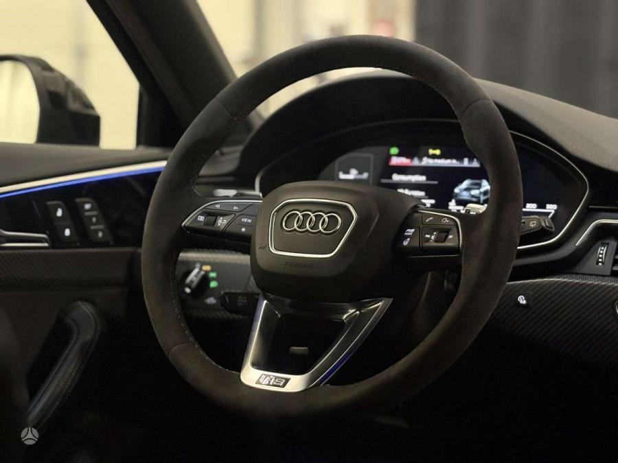 Pelēks Audi RS4 2021 Viļņa, ar dzinēja tilpumu 2.89 L un nobraukumu 83 tūkst. km par 46990 €, foto 24 vietnē AUTOMOTO.COM.LV