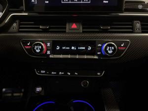 Pelēks Audi RS4 2021 Viļņa, ar dzinēja tilpumu 2.89 L un nobraukumu 83 tūkst. km par 46990 €, foto 27 vietnē AUTOMOTO.COM.LV