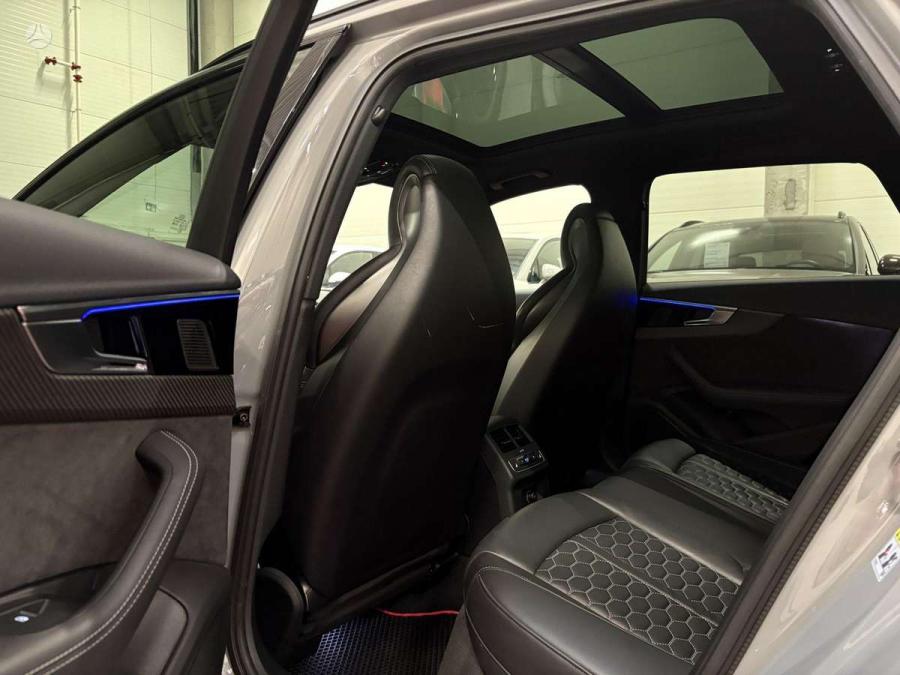 Pelēks Audi RS4 2021 Viļņa, ar dzinēja tilpumu 2.89 L un nobraukumu 83 tūkst. km par 46990 €, foto 35 vietnē AUTOMOTO.COM.LV