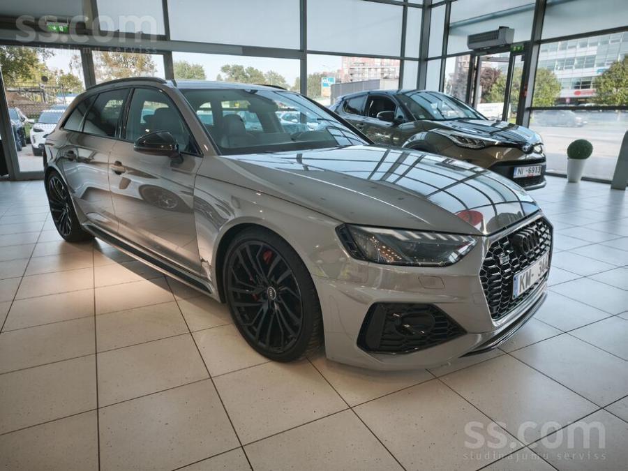 Grey Audi RS4 2024 in Riga, with an engine capacity of 2.90 L and mileage of 114 thousand km for 55000 €, photo 5 on AUTOMOTO.COM.LV