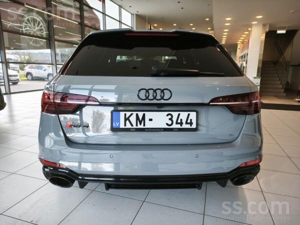 Grey Audi RS4 2024 in Riga, with an engine capacity of 2.90 L and mileage of 114 thousand km for 55000 €, photo 7 on AUTOMOTO.COM.LV