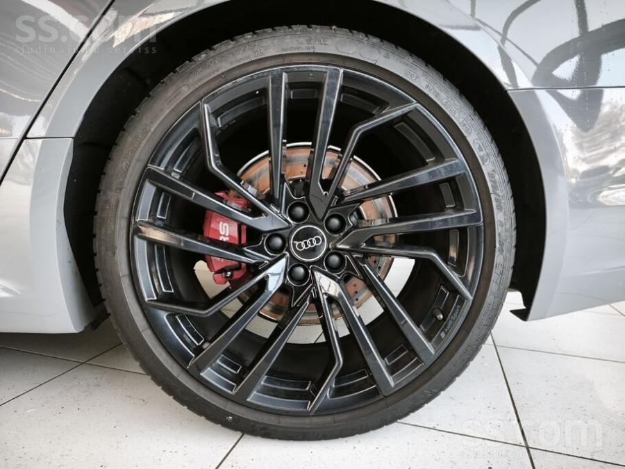Grey Audi RS4 2024 in Riga, with an engine capacity of 2.90 L and mileage of 114 thousand km for 55000 €, photo 8 on AUTOMOTO.COM.LV
