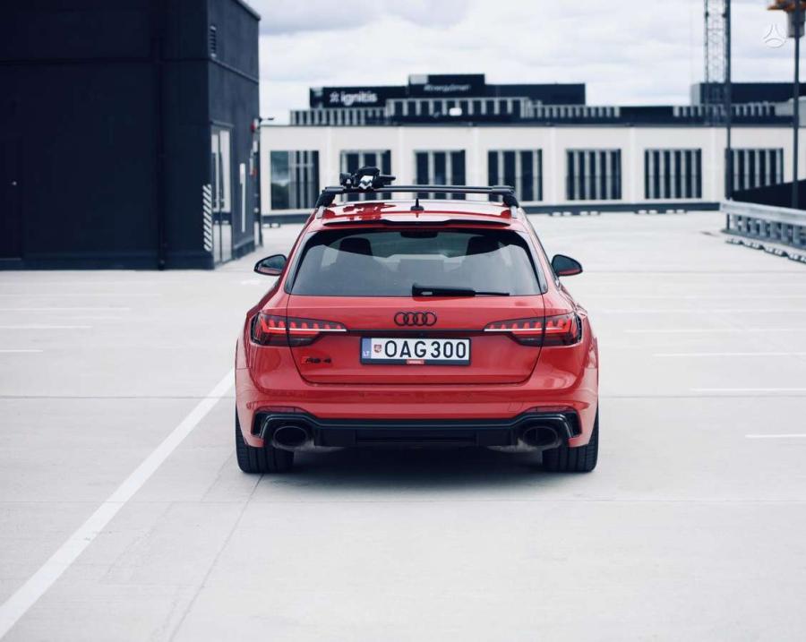 Sarkans Audi RS4 2020 Viļņa, ar dzinēja tilpumu 2.89 L un nobraukumu 88 tūkst. km par 56500 €, foto 5 vietnē AUTOMOTO.COM.LV