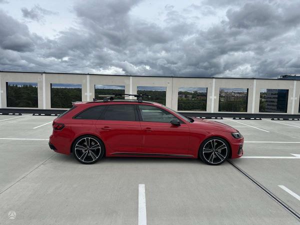 Sarkans Audi RS4 2020 Viļņa, ar dzinēja tilpumu 2.89 L un nobraukumu 88 tūkst. km par 56500 €, foto 7 vietnē AUTOMOTO.COM.LV