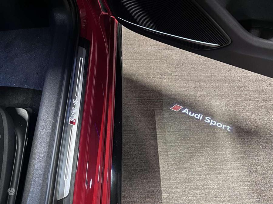 Sarkans Audi RS4 2020 Viļņa, ar dzinēja tilpumu 2.89 L un nobraukumu 88 tūkst. km par 56500 €, foto 16 vietnē AUTOMOTO.COM.LV