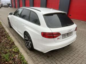 White Audi RS4 2015 in Kaunas, with an engine capacity of 4.14 L and mileage of 113 thousand km for 17900 €, photo 2 on AUTOMOTO.COM.LV