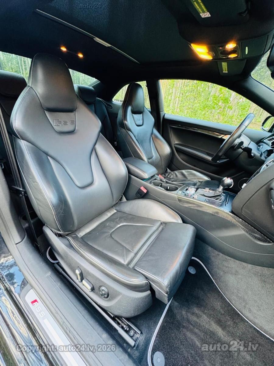 Melns Audi RS5 2013 Tartu, ar dzinēja tilpumu 4.20 L un nobraukumu 165 tūkst. km par 22900 €, foto 13 vietnē AUTOMOTO.COM.LV