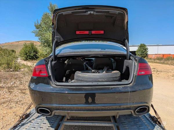 Black Audi RS5 2014 in Panevezys, with an engine capacity of 4.16 L and mileage of 170 thousand km for 12500 €, photo 7 on AUTOMOTO.COM.LV