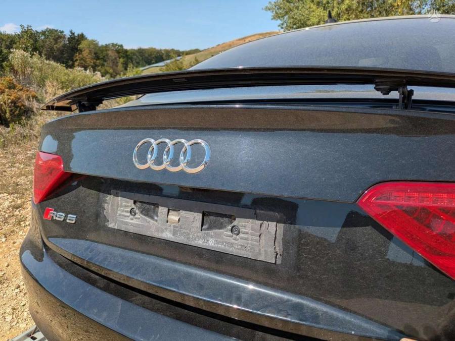 Melns Audi RS5 2014 Panevēža, ar dzinēja tilpumu 4.16 L un nobraukumu 170 tūkst. km par 12500 €, foto 9 vietnē AUTOMOTO.COM.LV