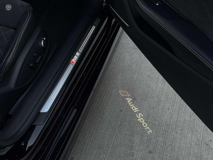 Melns Audi RS5 2018 Kauņa, ar dzinēja tilpumu 2.89 L un nobraukumu 209 tūkst. km par 30900 €, foto 23 vietnē AUTOMOTO.COM.LV