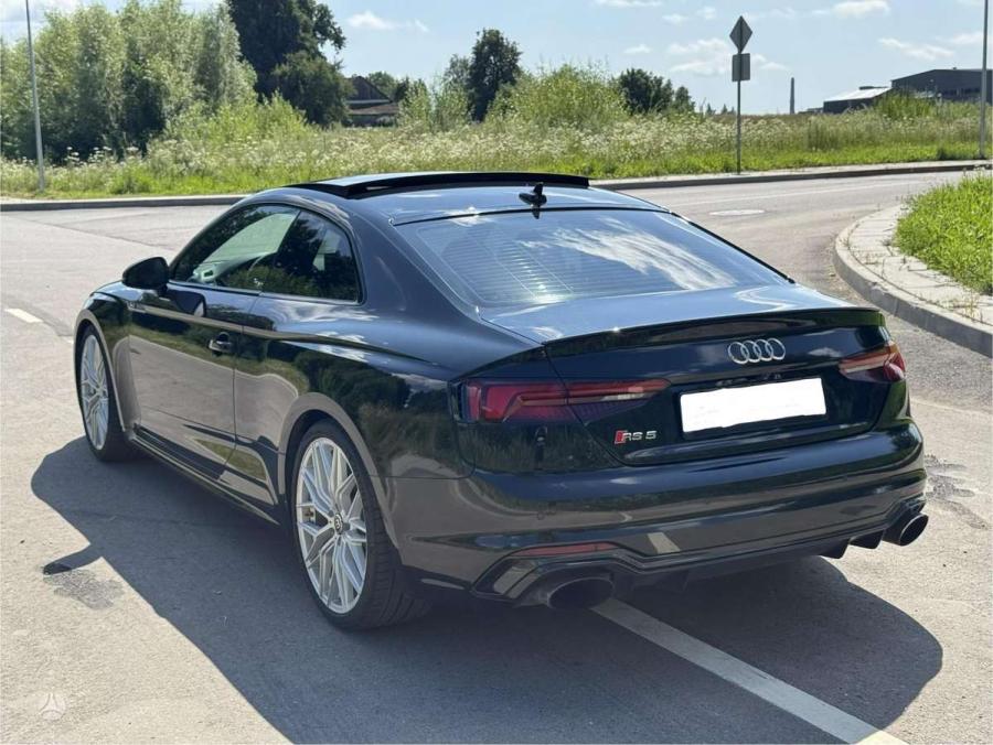 Melns Audi RS5 2018 Alīta, ar dzinēja tilpumu 2.89 L un nobraukumu 89 tūkst. km par 45500 €, foto 6 vietnē AUTOMOTO.COM.LV