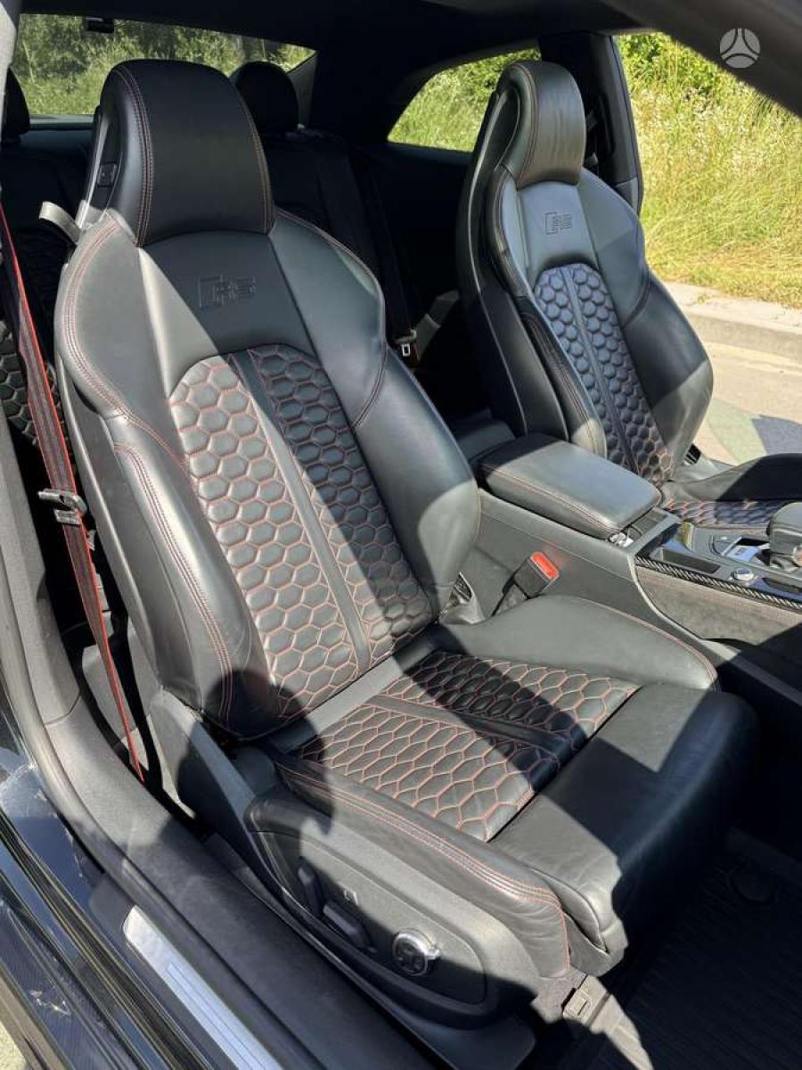 Melns Audi RS5 2018 Alīta, ar dzinēja tilpumu 2.89 L un nobraukumu 89 tūkst. km par 45500 €, foto 15 vietnē AUTOMOTO.COM.LV