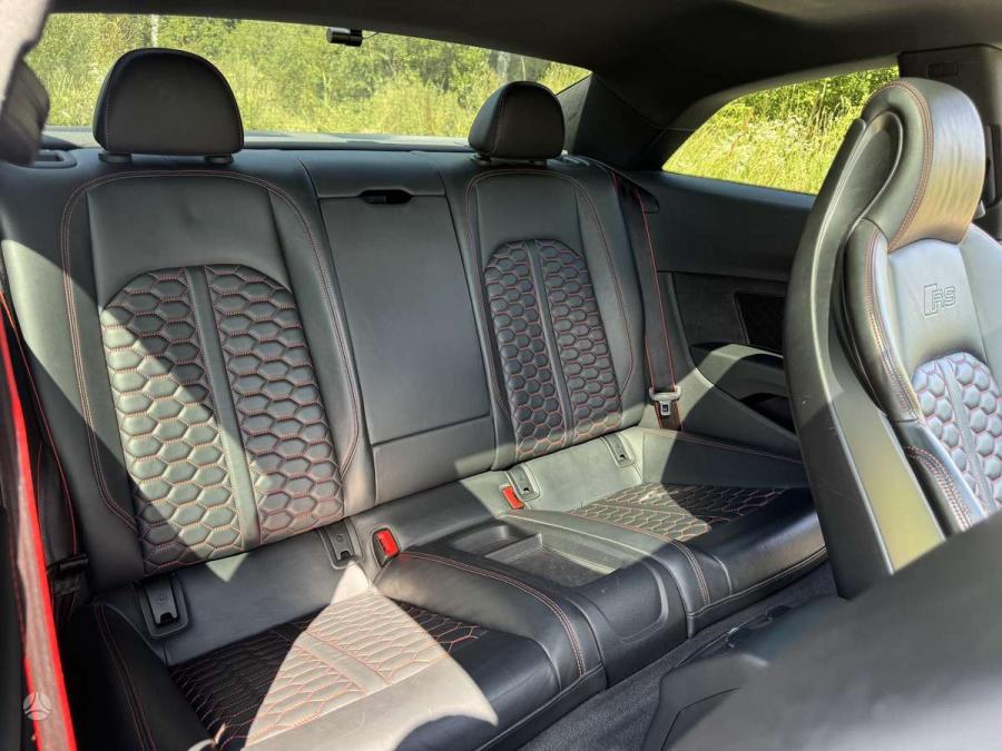 Melns Audi RS5 2018 Alīta, ar dzinēja tilpumu 2.89 L un nobraukumu 89 tūkst. km par 45500 €, foto 16 vietnē AUTOMOTO.COM.LV