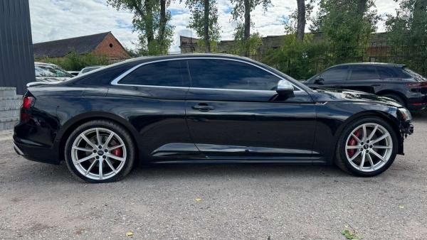 Black Audi RS5 2019 in Ukmerge, with an engine capacity of 2.89 L and mileage of 32 thousand km for 35999 €, photo 9 on AUTOMOTO.COM.LV