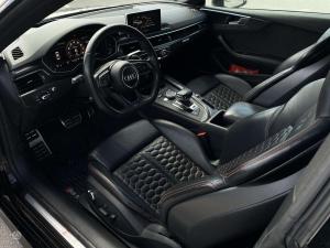 Black Audi RS5 2019 in Kaunas, with an engine capacity of 2.89 L and mileage of 98 thousand km for 42499 €, photo 10 on AUTOMOTO.COM.LV