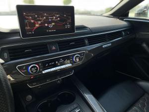 Black Audi RS5 2019 in Kaunas, with an engine capacity of 2.89 L and mileage of 98 thousand km for 42499 €, photo 16 on AUTOMOTO.COM.LV