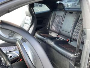Black Audi RS5 2019 in Kaunas, with an engine capacity of 2.89 L and mileage of 98 thousand km for 42499 €, photo 18 on AUTOMOTO.COM.LV
