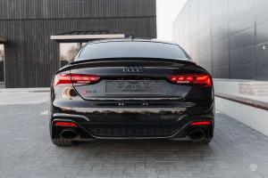 Black Audi RS5 2024 in Siauliai, with an engine capacity of 2.89 L and mileage of 25 thousand km for 60999 €, photo 8 on AUTOMOTO.COM.LV