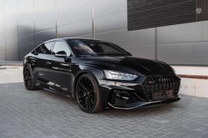 Black Audi RS5 2024 in Siauliai, with an engine capacity of 2.89 L and mileage of 25 thousand km for 60999 €, photo 9 on AUTOMOTO.COM.LV