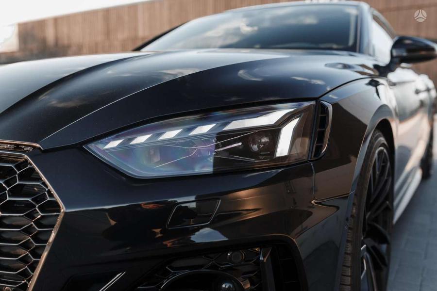 Black Audi RS5 2024 in Siauliai, with an engine capacity of 2.89 L and mileage of 25 thousand km for 60999 €, photo 12 on AUTOMOTO.COM.LV