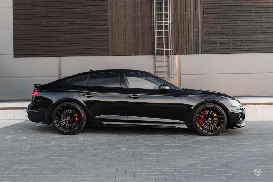 Black Audi RS5 2024 in Siauliai, with an engine capacity of 2.89 L and mileage of 25 thousand km for 60999 €, photo 13 on AUTOMOTO.COM.LV