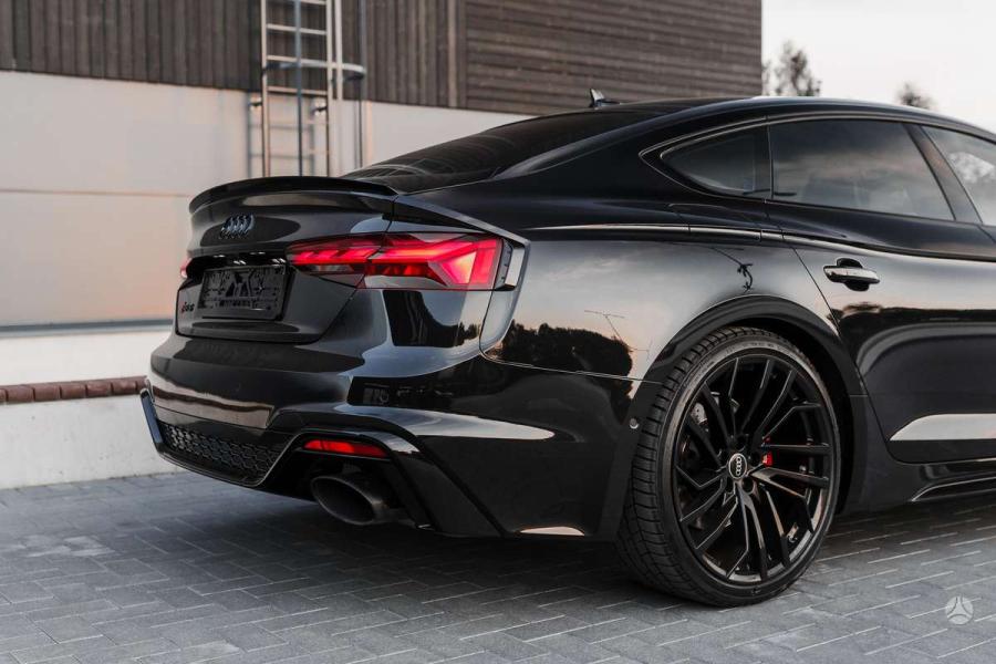 Black Audi RS5 2024 in Siauliai, with an engine capacity of 2.89 L and mileage of 25 thousand km for 60999 €, photo 15 on AUTOMOTO.COM.LV
