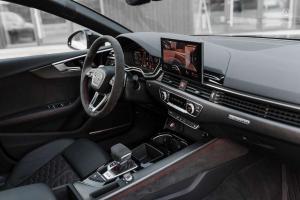 Black Audi RS5 2024 in Siauliai, with an engine capacity of 2.89 L and mileage of 25 thousand km for 60999 €, photo 19 on AUTOMOTO.COM.LV