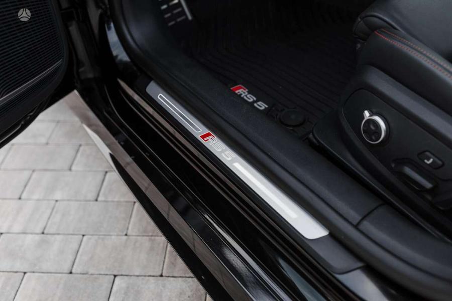 Black Audi RS5 2024 in Siauliai, with an engine capacity of 2.89 L and mileage of 25 thousand km for 60999 €, photo 21 on AUTOMOTO.COM.LV