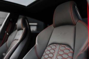 Black Audi RS5 2024 in Siauliai, with an engine capacity of 2.89 L and mileage of 25 thousand km for 60999 €, photo 23 on AUTOMOTO.COM.LV
