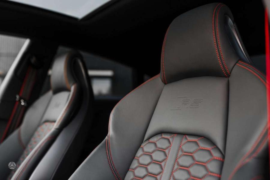 Black Audi RS5 2024 in Siauliai, with an engine capacity of 2.89 L and mileage of 25 thousand km for 60999 €, photo 23 on AUTOMOTO.COM.LV