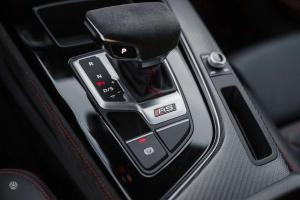 Black Audi RS5 2024 in Siauliai, with an engine capacity of 2.89 L and mileage of 25 thousand km for 60999 €, photo 26 on AUTOMOTO.COM.LV