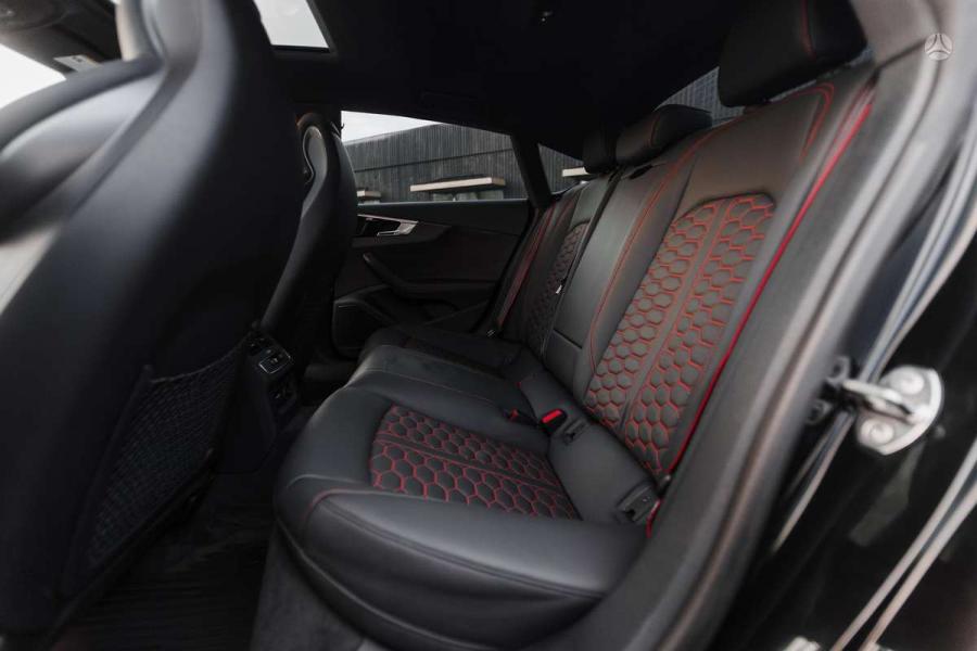 Black Audi RS5 2024 in Siauliai, with an engine capacity of 2.89 L and mileage of 25 thousand km for 60999 €, photo 30 on AUTOMOTO.COM.LV