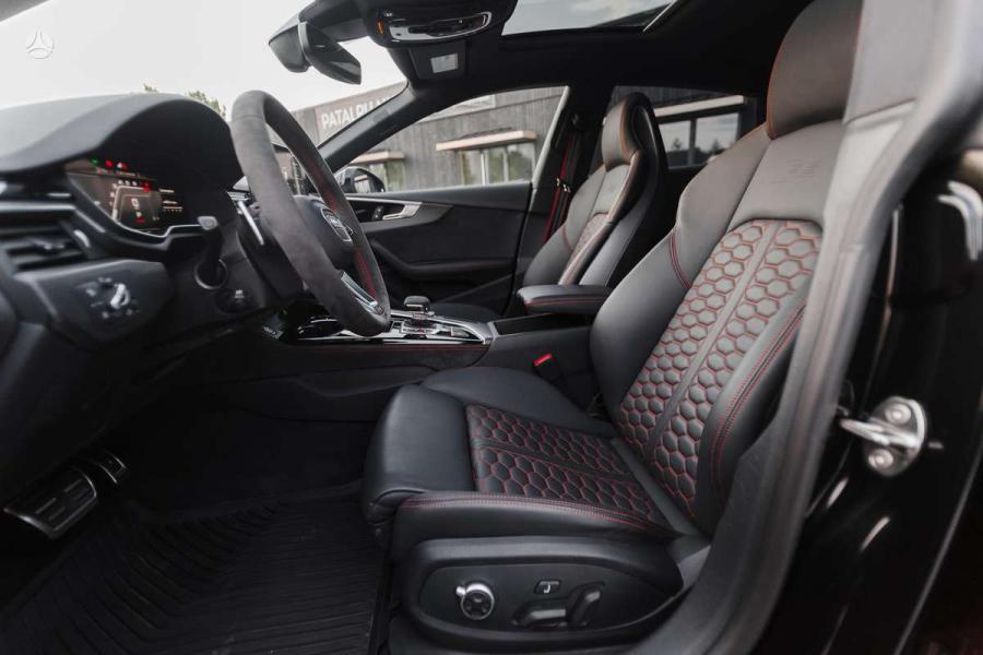 Black Audi RS5 2024 in Siauliai, with an engine capacity of 2.89 L and mileage of 25 thousand km for 60999 €, photo 32 on AUTOMOTO.COM.LV