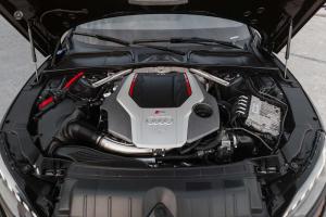 Black Audi RS5 2024 in Siauliai, with an engine capacity of 2.89 L and mileage of 25 thousand km for 60999 €, photo 37 on AUTOMOTO.COM.LV