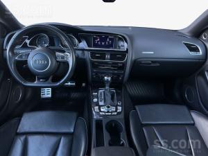 Blue Audi RS5 2013 in Riga, with an engine capacity of 4.20 L and mileage of 118 thousand km for 34900 €, photo 8 on AUTOMOTO.COM.LV