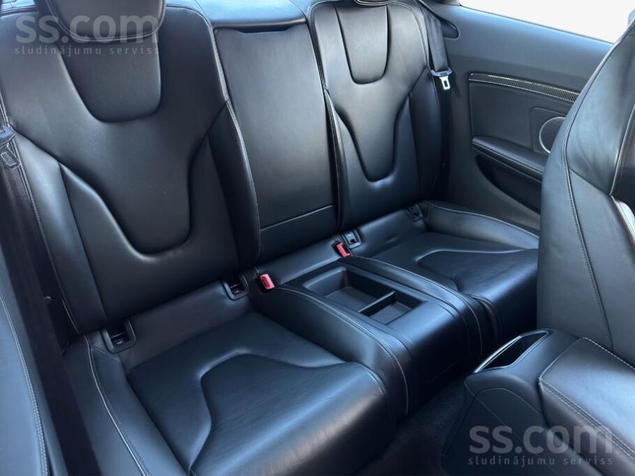 Blue Audi RS5 2013 in Riga, with an engine capacity of 4.20 L and mileage of 118 thousand km for 34900 €, photo 12 on AUTOMOTO.COM.LV