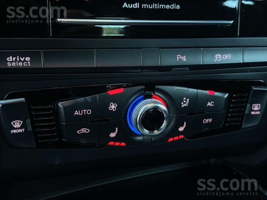 Zils Audi RS5 2013 Rīga, ar dzinēja tilpumu 4.20 L un nobraukumu 118 tūkst. km par 34900 €, foto 16 vietnē AUTOMOTO.COM.LV