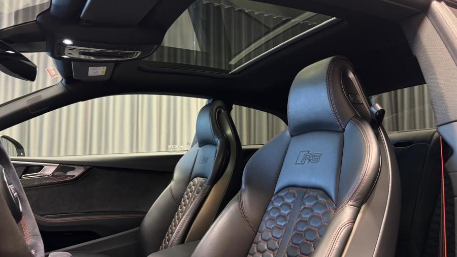 Pelēks Audi RS5 2017 Rīga, ar dzinēja tilpumu 2.90 L un nobraukumu 57 tūkst. km par 49000 €, foto 18 vietnē AUTOMOTO.COM.LV