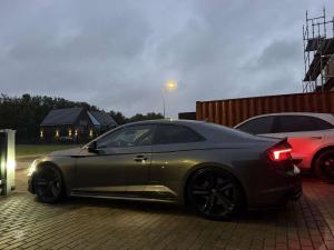 Grey Audi RS5 2018 in Kaunas, with an engine capacity of 2.89 L and mileage of 79 thousand km for 35500 €, photo 41 on AUTOMOTO.COM.LV