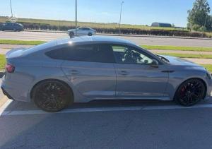 Pelēks Audi RS5 2023 Kauņa, ar dzinēja tilpumu 3.00 L un nobraukumu 60 tūkst. km par 46000 €, foto 3 vietnē AUTOMOTO.COM.LV