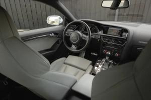 Balts Audi RS5 2012 Jelgava, ar dzinēja tilpumu 4.20 L un nobraukumu 141 tūkst. km par 23400 €, foto 19 vietnē AUTOMOTO.COM.LV