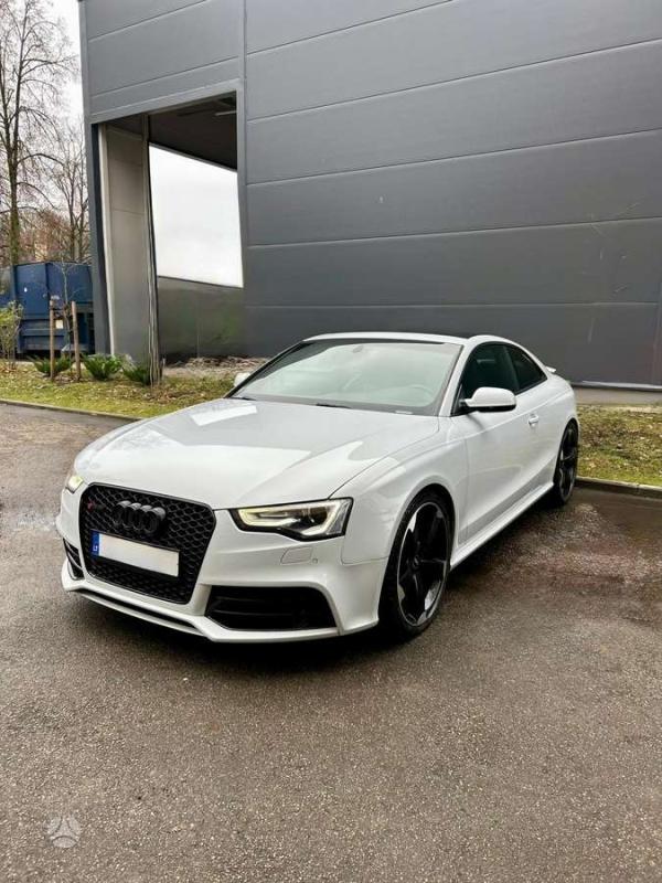 White Audi RS5 2013 in Riga, with an engine capacity of 0.00 L and mileage of 222 thousand km for 17900 €, photo 5 on AUTOMOTO.COM.LV