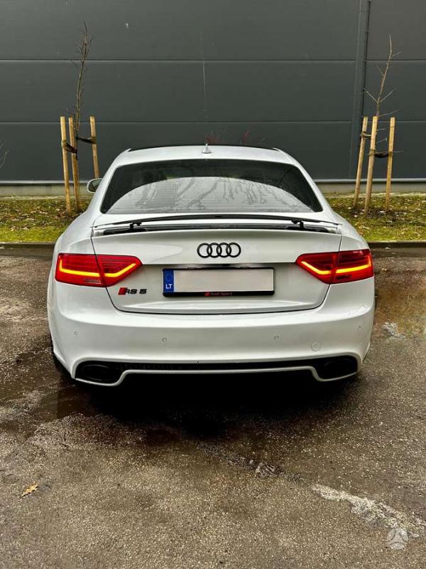 White Audi RS5 2013 in Riga, with an engine capacity of 0.00 L and mileage of 222 thousand km for 17900 €, photo 7 on AUTOMOTO.COM.LV