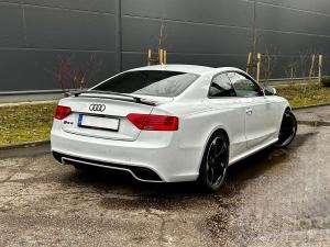 White Audi RS5 2013 in Riga, with an engine capacity of 0.00 L and mileage of 222 thousand km for 17900 €, photo 9 on AUTOMOTO.COM.LV