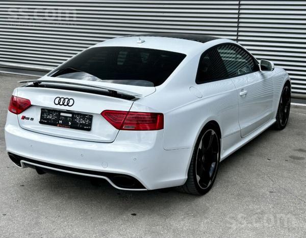 Balts Audi RS5 2013 Rīga, ar dzinēja tilpumu 4.20 L un nobraukumu 0 tūkst. km par 17900 €, foto 5 vietnē AUTOMOTO.COM.LV