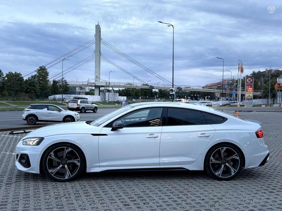 White Audi RS5 2024 in Kaunas, with an engine capacity of 2.89 L and mileage of 27 thousand km for 59500 €, photo 8 on AUTOMOTO.COM.LV