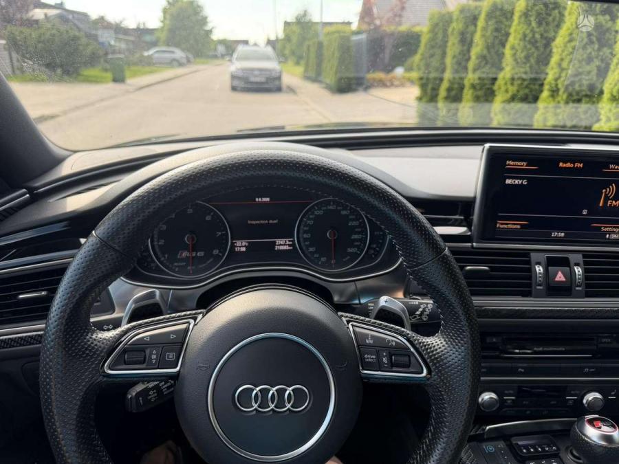 Black Audi RS6 2016 in Kaunas, with an engine capacity of 3.99 L and mileage of 210 thousand km for 42500 €, photo 11 on AUTOMOTO.COM.LV